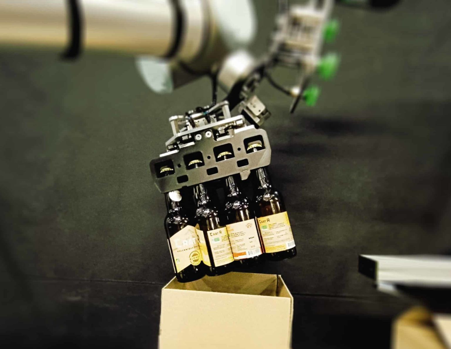 Préhenseur robotique BOTTLE PACKAGING LINE COBOT - C2i Méca